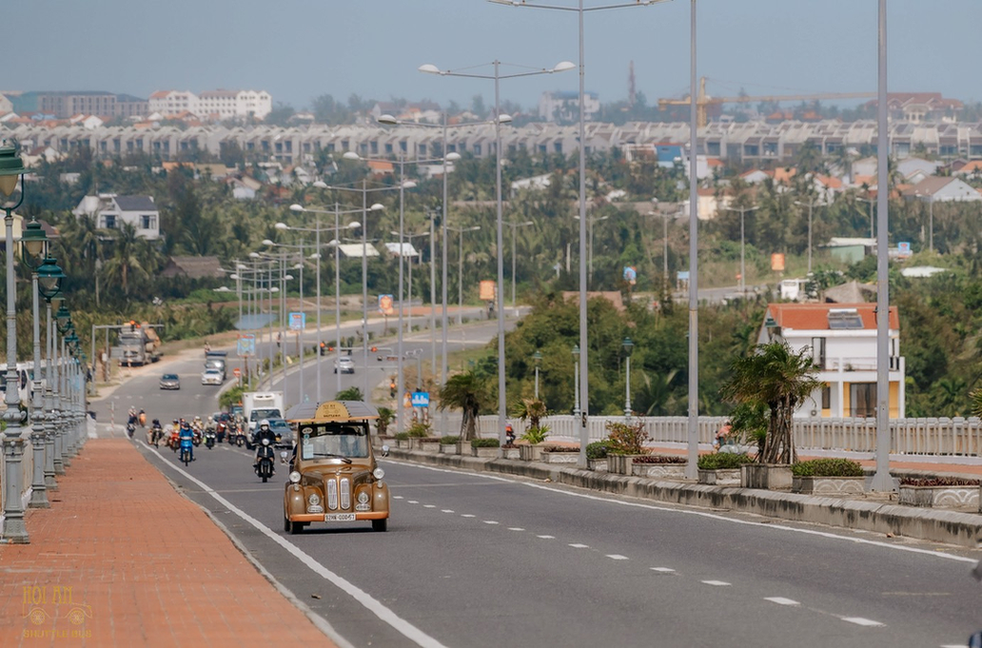Hoi An Go Adventures flexible sightseeing tours around Hoi An Old Town ...